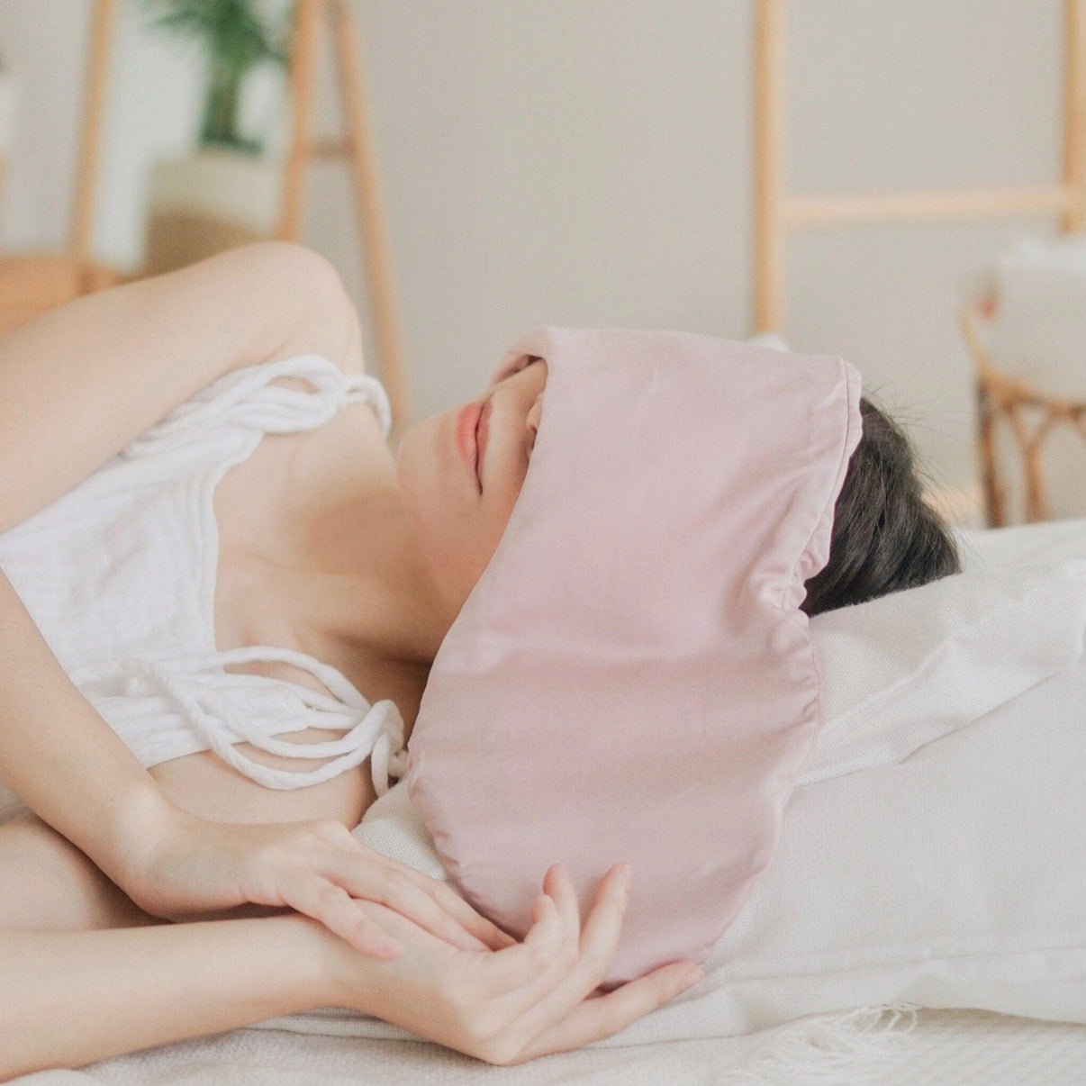 Snugged Weighted Sleep Mask - Oversized Eye Pillow – Sleepfolio